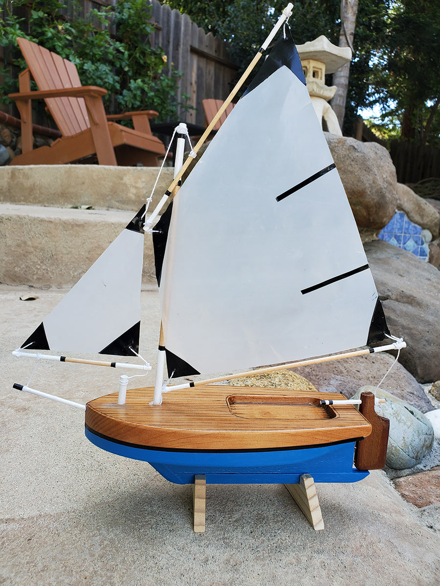 Lug Rigged Sloop Model Kit - Cricket